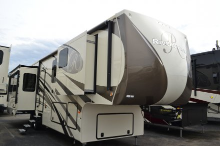 5th Wheel Campers by Forest River at Wholesale