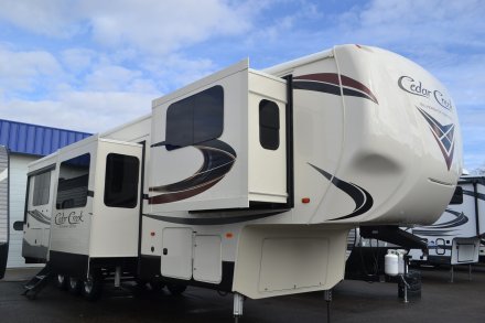 5th Wheel Campers by Forest River at Wholesale