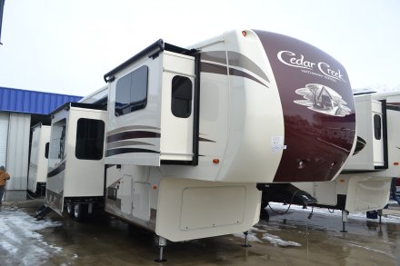 5th Wheel Campers by Forest River at Wholesale