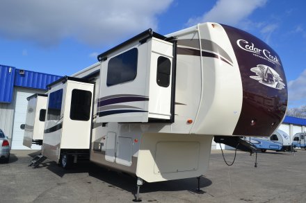 5th Wheel Campers by Forest River at Wholesale