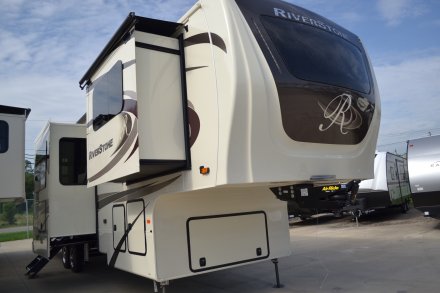 Riverstone RVs by Forest River | Fifth Wheel Campers On Sale