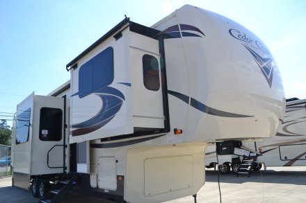 5th Wheel Campers by Forest River at Wholesale