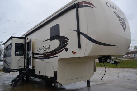5th Wheel Campers by Forest River at Wholesale