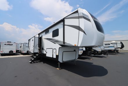 Cardinal RVs by Forest River | Fifth Wheel Campers On Sale