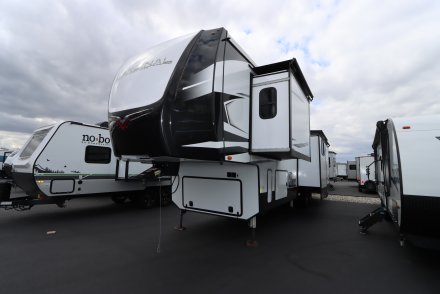 Cardinal RVs by Forest River | Fifth Wheel Campers On Sale