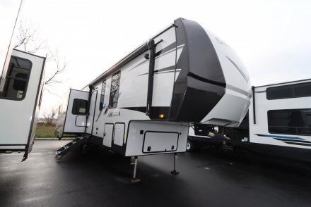 Sierra RVs by Forest River | Fifth Wheel Campers & Trailers On Sale