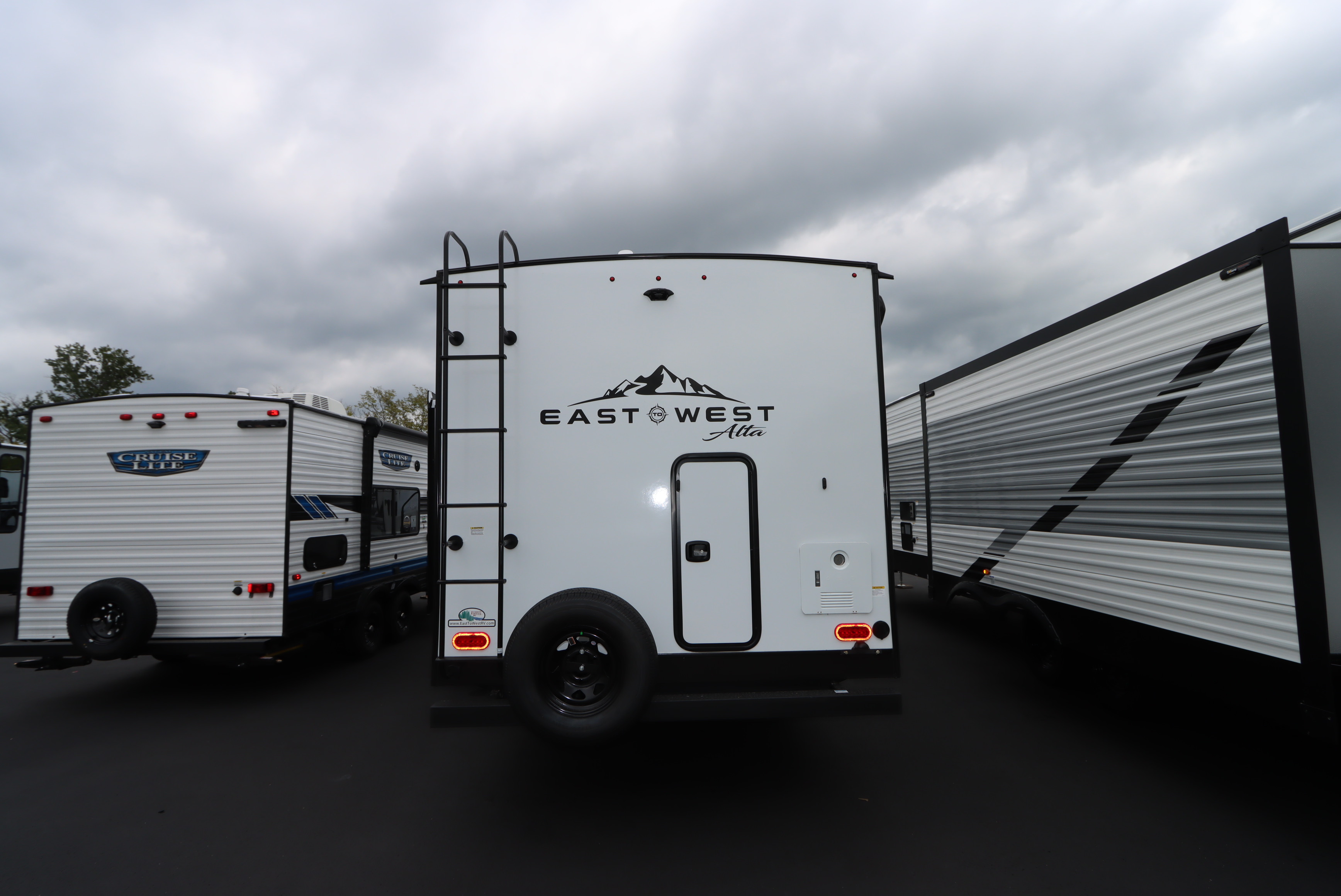 2023 Alta 2210MBH Travel Trailer by East to West On Sale (RVN25562)