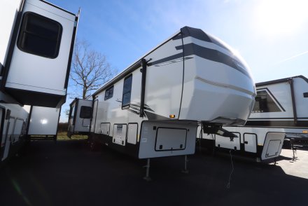 Sierra RVs by Forest River | Fifth Wheel Campers & Trailers On Sale