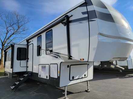 Sierra RVs by Forest River | Fifth Wheel Campers & Trailers On Sale