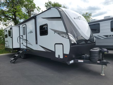 Travel Trailers, Fifth Wheels, & Toy Haulers On Sale
