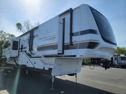 Travel Trailers, Fifth Wheels, & Toy Haulers On Sale