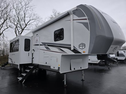 Cardinal RVs by Forest River | Fifth Wheel Campers On Sale