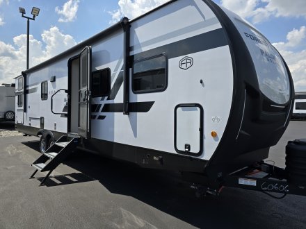 Travel Trailers, Fifth Wheels, & Toy Haulers On Sale