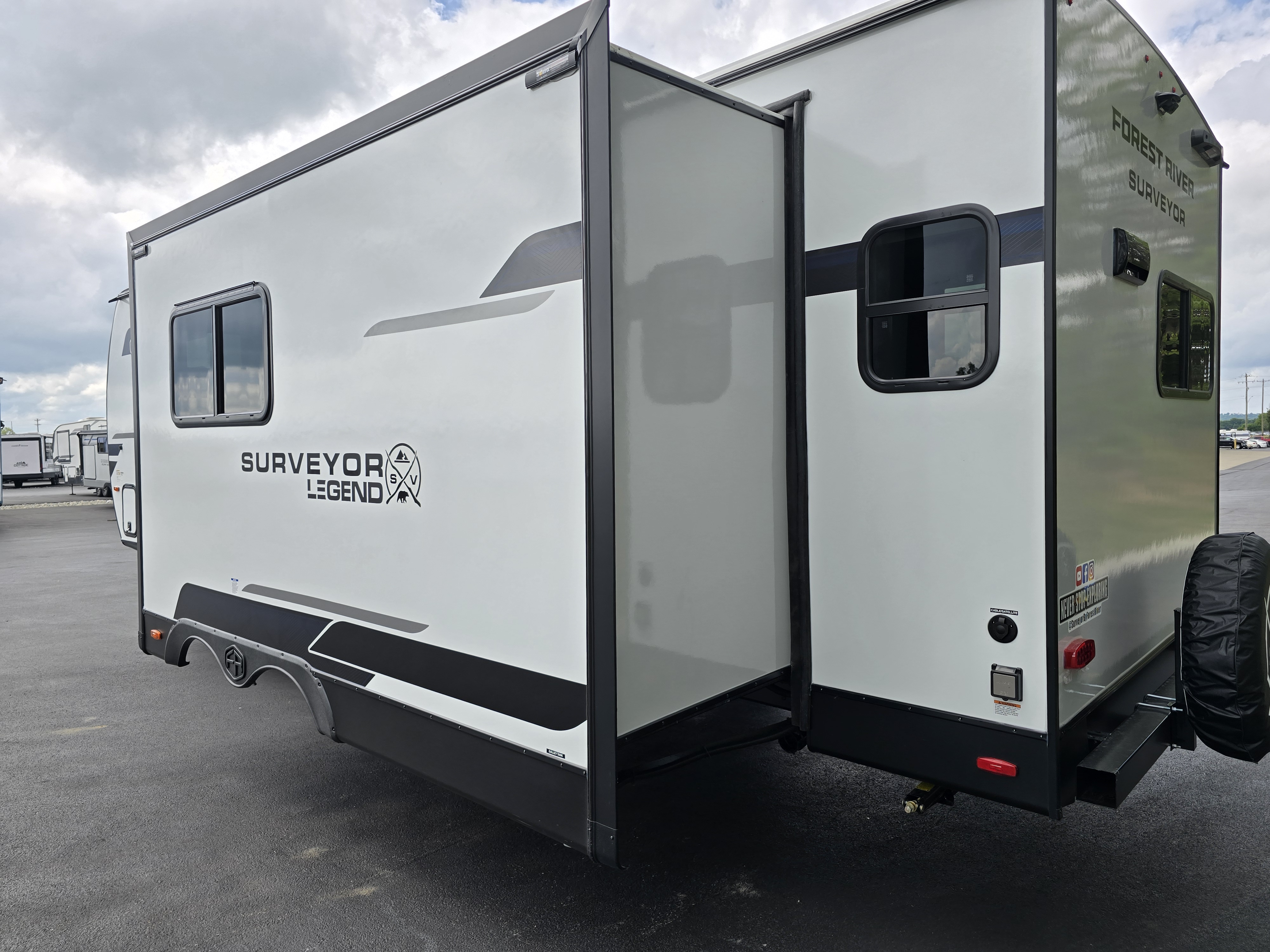 2026 Surveyor Legend 261RKLE Travel Trailer by Forest River On Sale ...