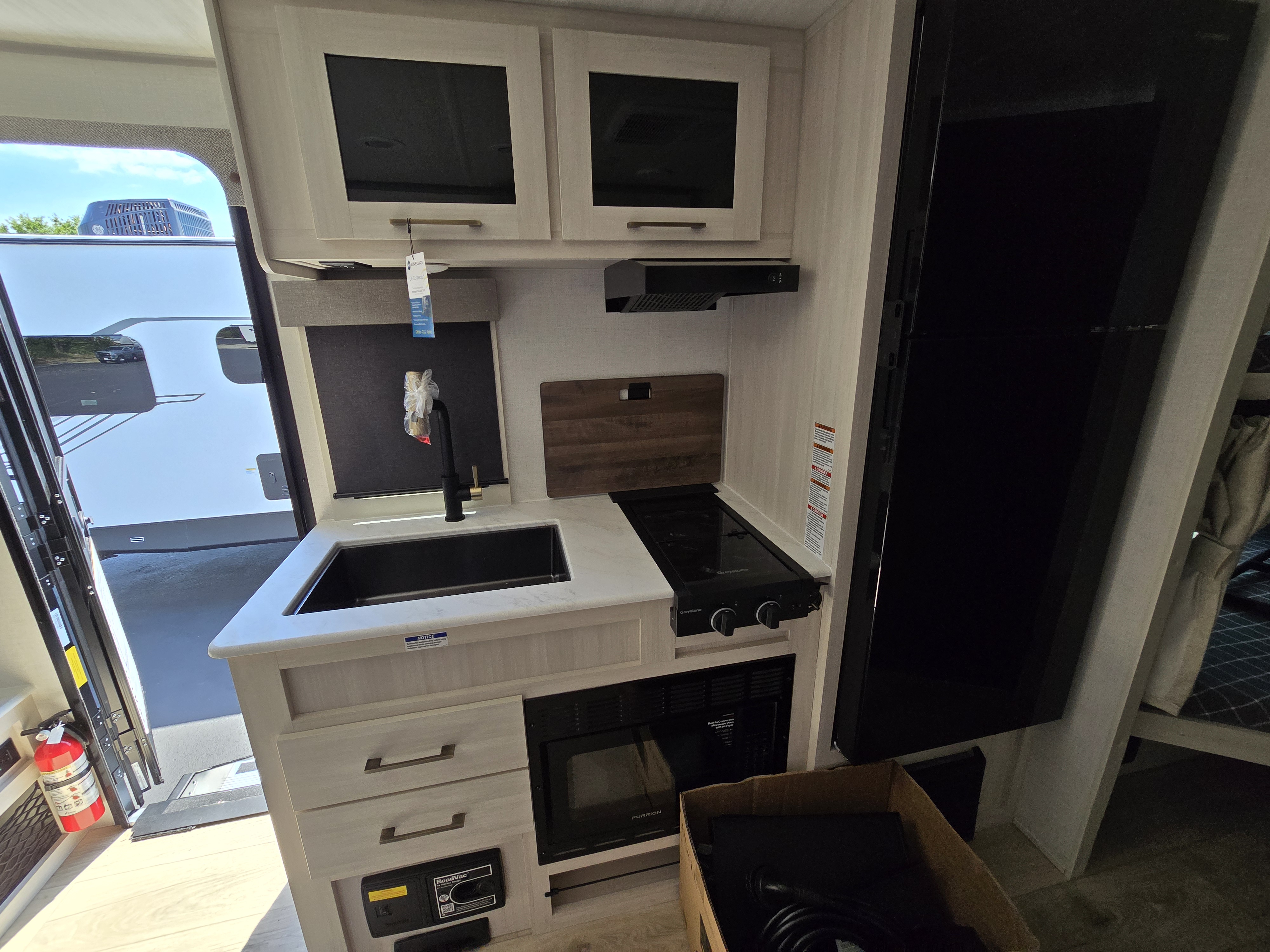 2026 Surveyor Legend 19MDBLE Travel Trailer by Forest River On Sale ...