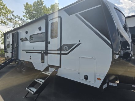 Travel Trailers, Fifth Wheels, & Toy Haulers On Sale